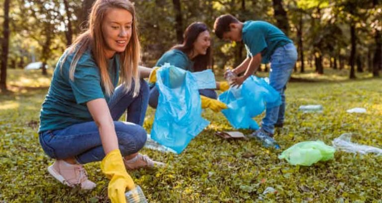 A Sweeping Success Community Park Cleanup - Ecomuch