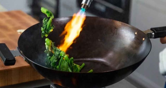 Choosing the Perfect Wok and Pan for Your Kitchen - Ecomuch